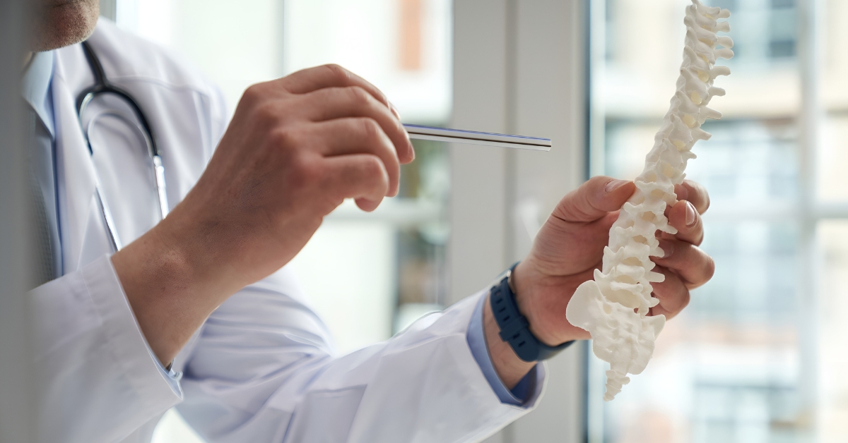 Χειρουργός Σπονδυλικής Στήλης | Χρήστος Κυριλής, MD, MSC